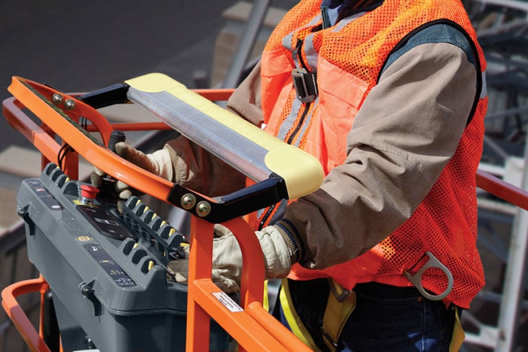 JLG TAKES LEADERSHIP POSITION BY STANDARDIZING SKYGUARD® SYSTEM ...