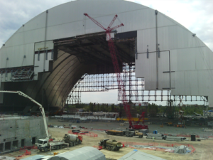 Manitowoc 2250 fitted with new luffing jib to complete containment ...