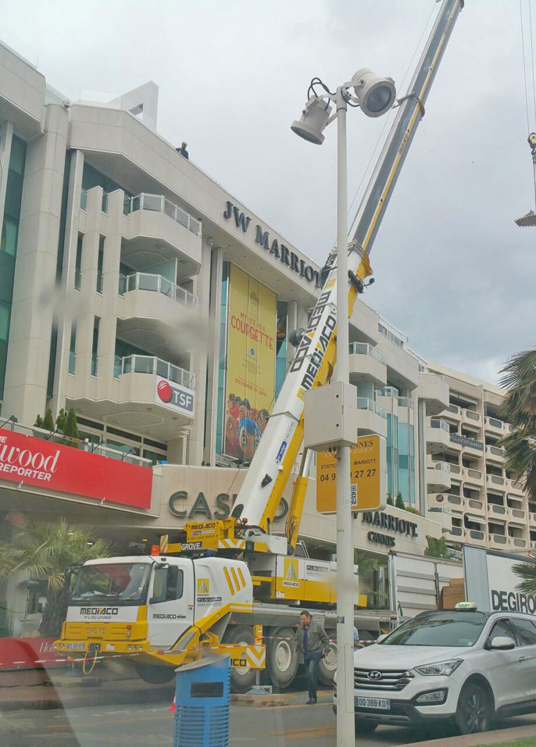 Mediaco adds fifth Grove GMK6400 to its fleet - CraneMarket Blog