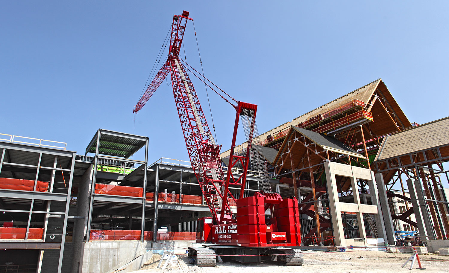All Erection Manitowoc 999 keeps Acuity expansion on track in Wisconsin ...