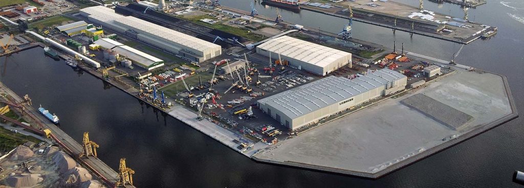 US ambassador John B. Emerson visits Liebherr factory in Rostock ...