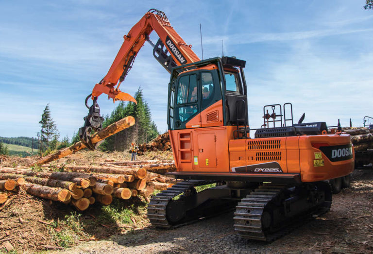 New Doosan DX225LL-5 log loader built strong for forestry and logging ...