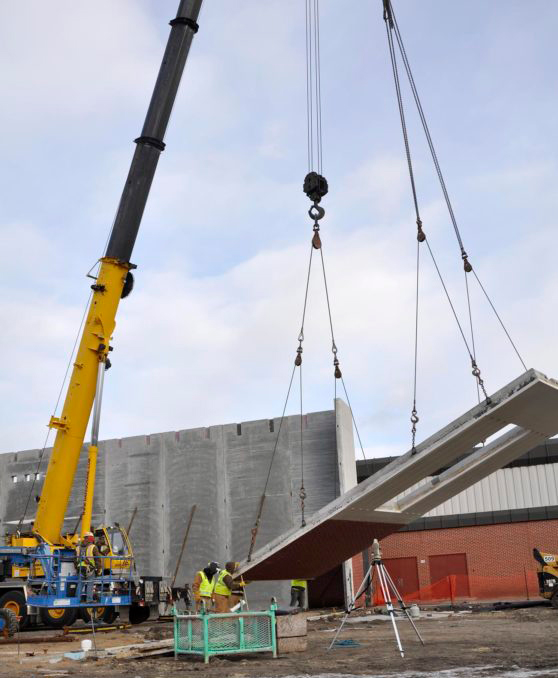 Dave’s Crane sets Precast Panels supplied by Wells Concrete with a ...