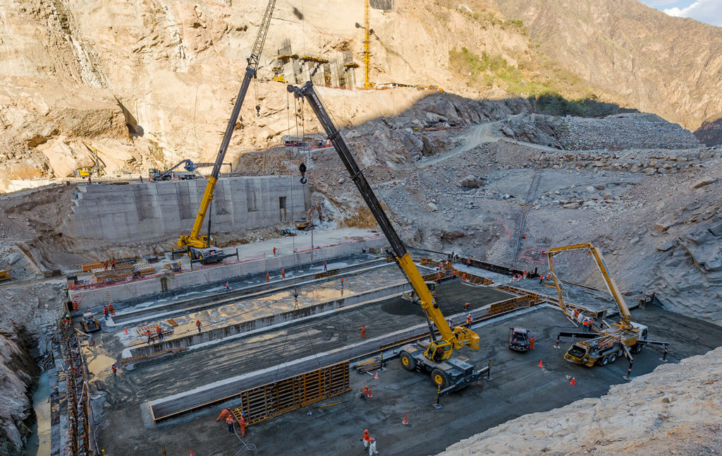 Grove Rough Terrain Cranes handle the toughest challenges while ...