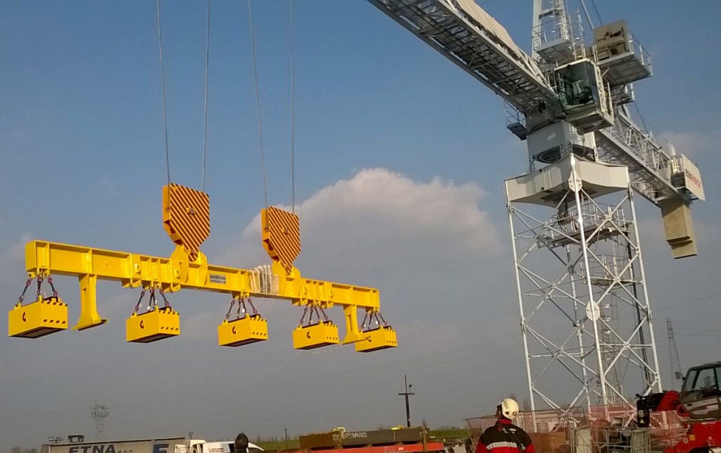 A Potain MD 1100 and MD 1600 are working at a steel yard in Vallese di ...