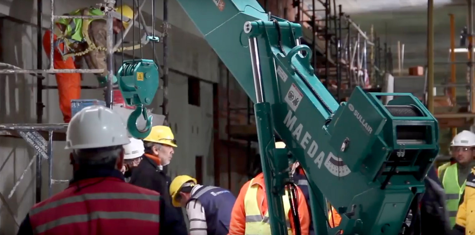 Cool Video of a Maeda Mini Spider Crawler Crane in Action in Argentina ...